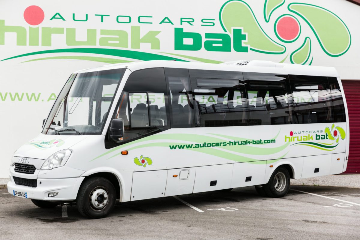 Location minibus - Autocars Hiruak Bat